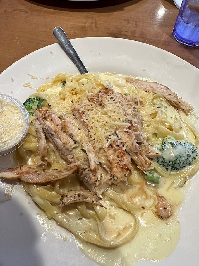 Even lunch brings its A-game with this creamy pasta dish, where tender chicken and al dente noodles swim in silky sauce.