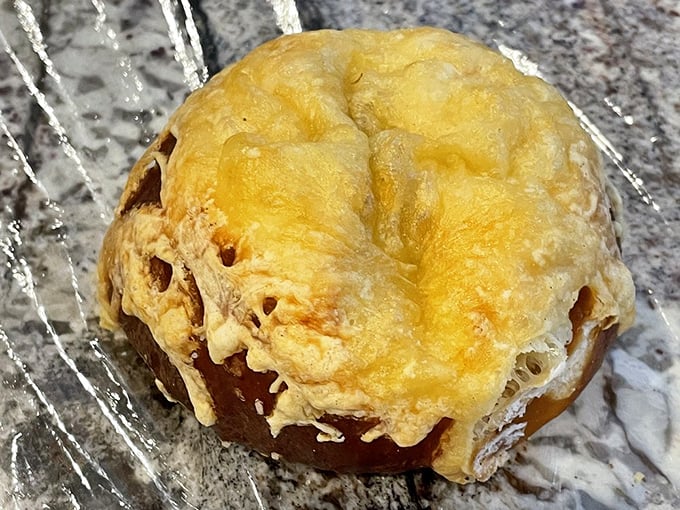 The cheese pretzell roll – where cheese meets pretzel in a relationship so perfect, it should have its own reality show.