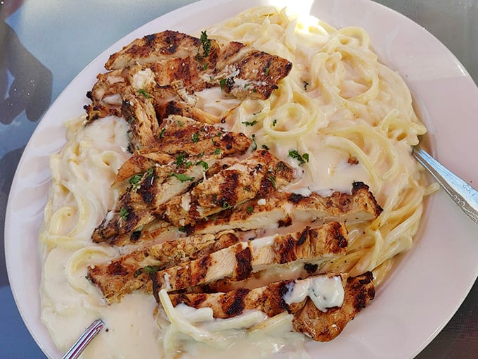Chicken Alfredo done right—creamy without being heavy, the pasta perfectly al dente. This is what comfort tastes like.