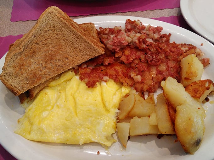 A breakfast that doesn't need filters – eggs, potatoes, and bacon in perfect harmony on a plate that means business.