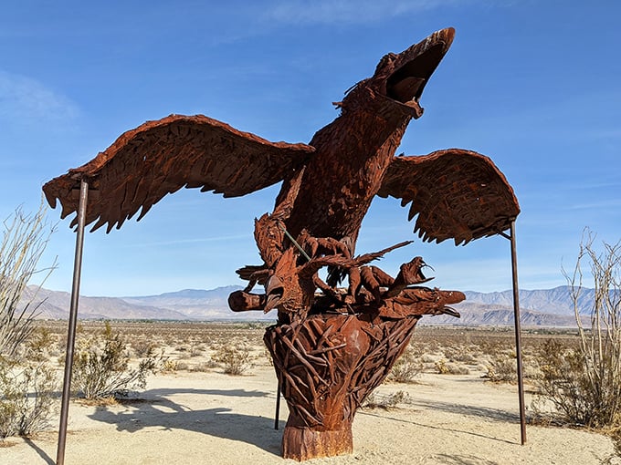 This metal eagle soars without moving an inch—the ultimate energy conservation strategy in the desert heat.