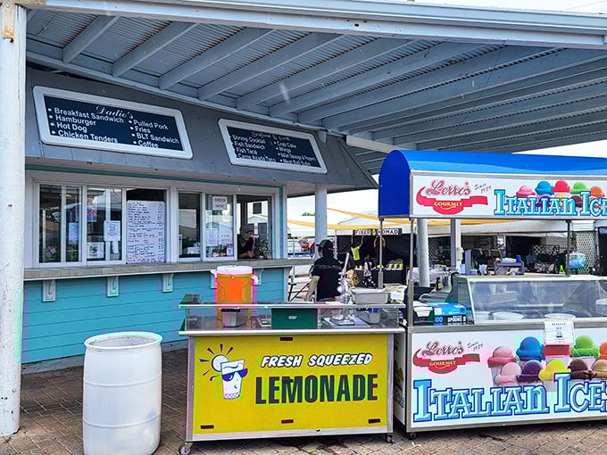 Fuel up for serious shopping! This cheerful food stand offers fresh-squeezed lemonade and Italian ice – the perfect antidote to Florida's famous heat.