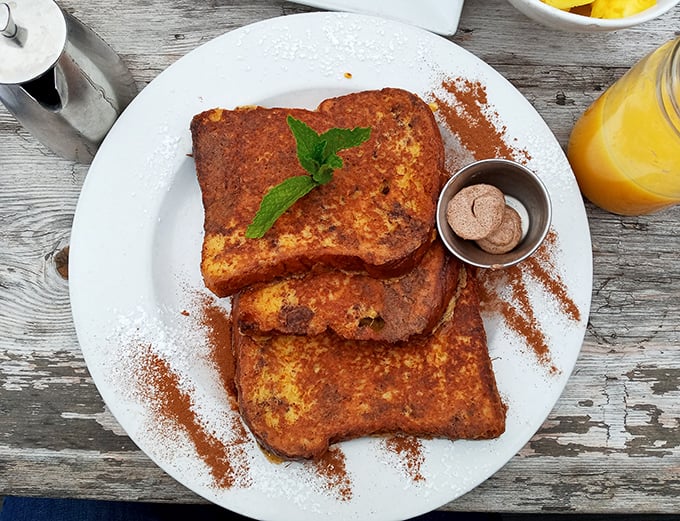 French toast that's achieved that magical golden-brown exterior while maintaining a custard-like interior – the breakfast equivalent of having your cake and eating it too.