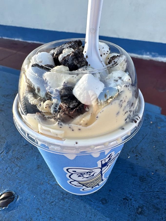 Cookies and cream meets marshmallow in this cup of childhood memories. Spoon required, restraint optional.
