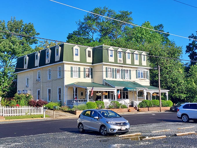 The Oxford Inn combines Victorian elegance with Eastern Shore hospitality – the architectural equivalent of a warm hug from your favorite aunt.