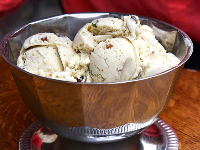 That pistachio scoop looks ready to star in its own Italian cinema masterpiece – call it "La Dolce Gelato."