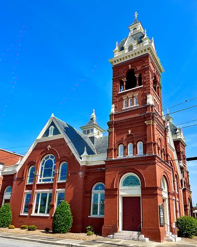 Queen Street Methodist's soaring brick tower has called Kinstonians to worship since horse-and-buggy days. Architectural grandeur that lifts the spirit skyward.