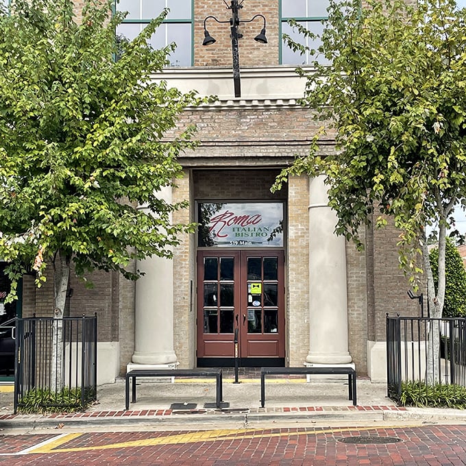 Roma Italian Bistro brings a touch of Mediterranean charm to Louisiana – those brick columns aren't holding up just a building, but a tradition. 
