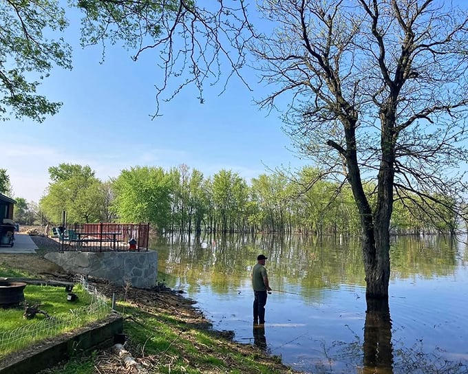 When Mother Nature floods, Illinoisans adapt – turning ordinary landscapes into extraordinary waterscapes worth contemplating in rubber boots.