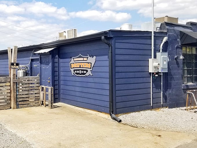 Blue building, bright lights, brilliant barbecue—sometimes the best things come in the most colorful packages.