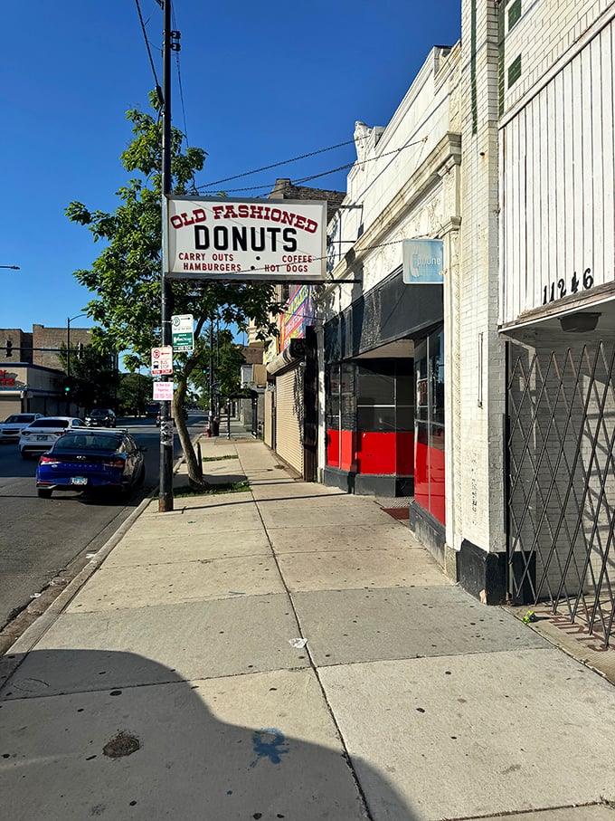 A slice of Chicago donut history! Old Fashioned Donuts' vintage sign has become a South Side landmark for sweet-toothed pilgrims.