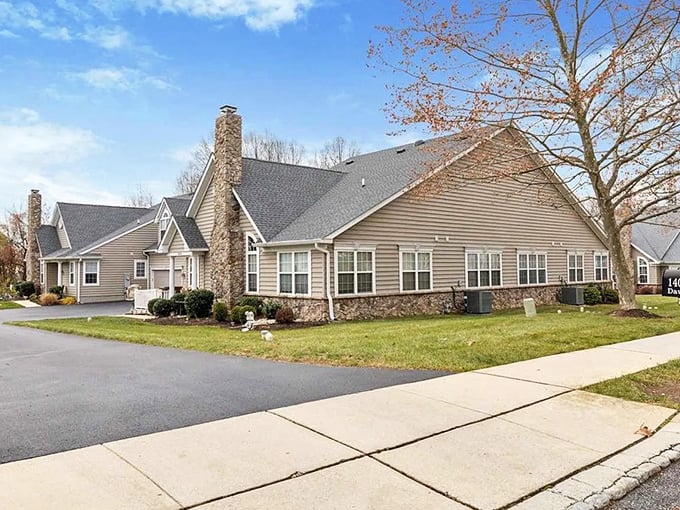 Those chimneys promise cozy winters and stories by the fireplace, marshmallows optional but recommended. 