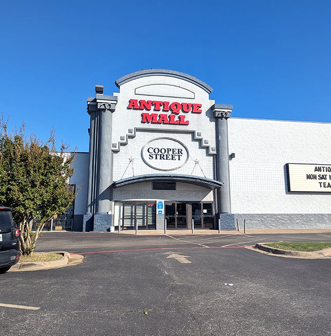 Arlington knows how to do antiques right - plenty of parking for all your treasure hauling!