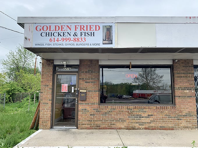 Sometimes the best discoveries hide in plain sight, like this unassuming spot serving extraordinary fried chicken daily.