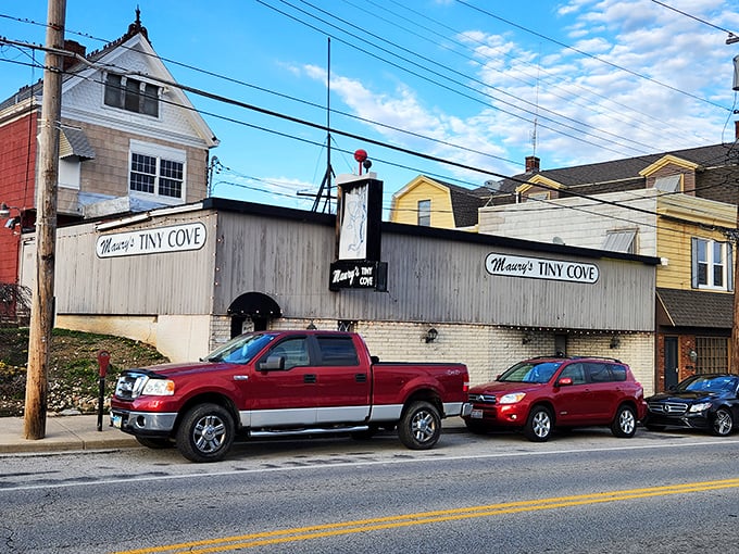 This unassuming brick exterior hides one of Cincinnati's most beloved steakhouse treasures – no Instagram filter required.