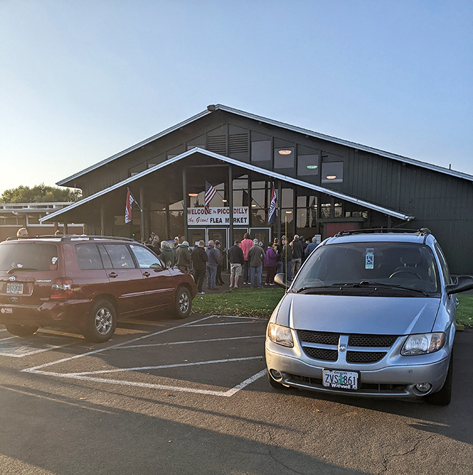 Eugene's beloved Picc-A-Dilly draws crowds like moths to a flame – and those early birds definitely get the worms!