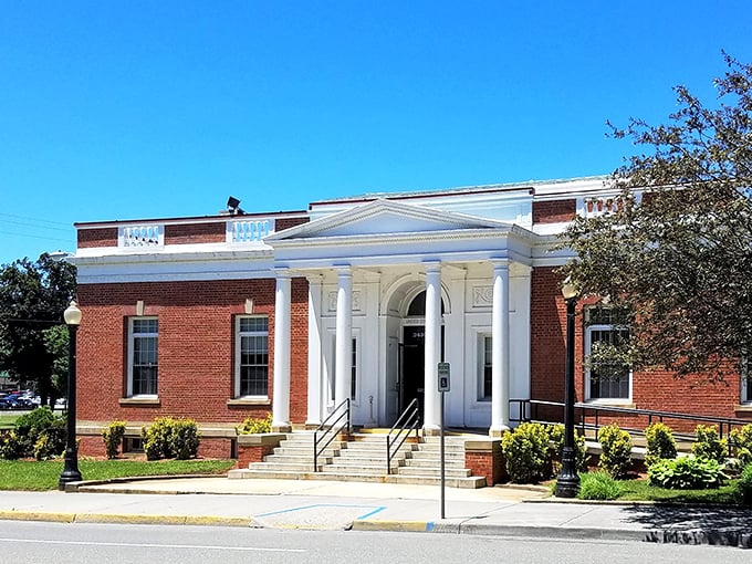 This Pulaski landmark serves colonial elegance with a side of accessibility—those columns are giving me serious "Mount Vernon meets Main Street" energy.