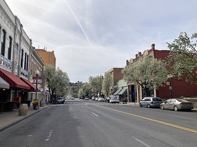 Small-town Oregon at its finest – where everybody knows your name and likes it that way.