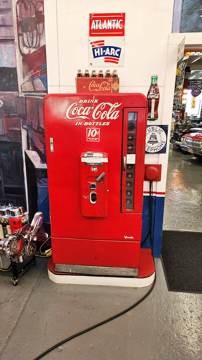 Ten-cent Coca-Cola and the promise of ice-cold refreshment – this vintage machine dispensed more than soda; it delivered pure nostalgia.