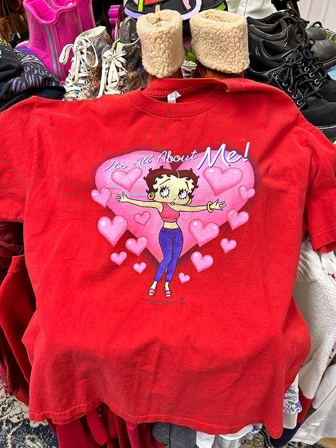 "It's All About Me!" proclaims this sassy 90s tee. The perfect conversation starter for your next brunch or ironic dinner party.
