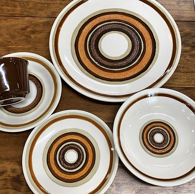 These 1970s stoneware dishes aren't just vintage – they're time machines to family dinners past. Brown and orange never looked so appealingly retro.