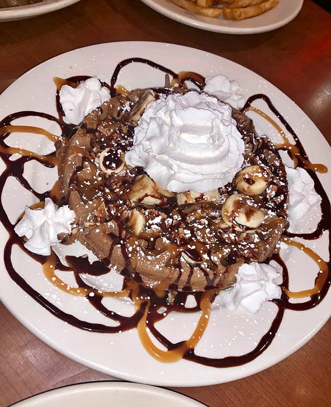 Dessert that doesn't whisper but announces itself with chocolate, caramel, and whipped cream – subtlety is overrated anyway.