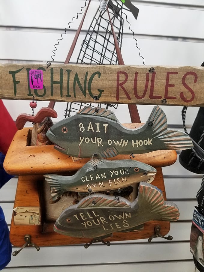 "Bait your own hook" and other fishy wisdom adorns this whimsical wall hanging—perfect for the Florida lake house you're decorating on a dime.