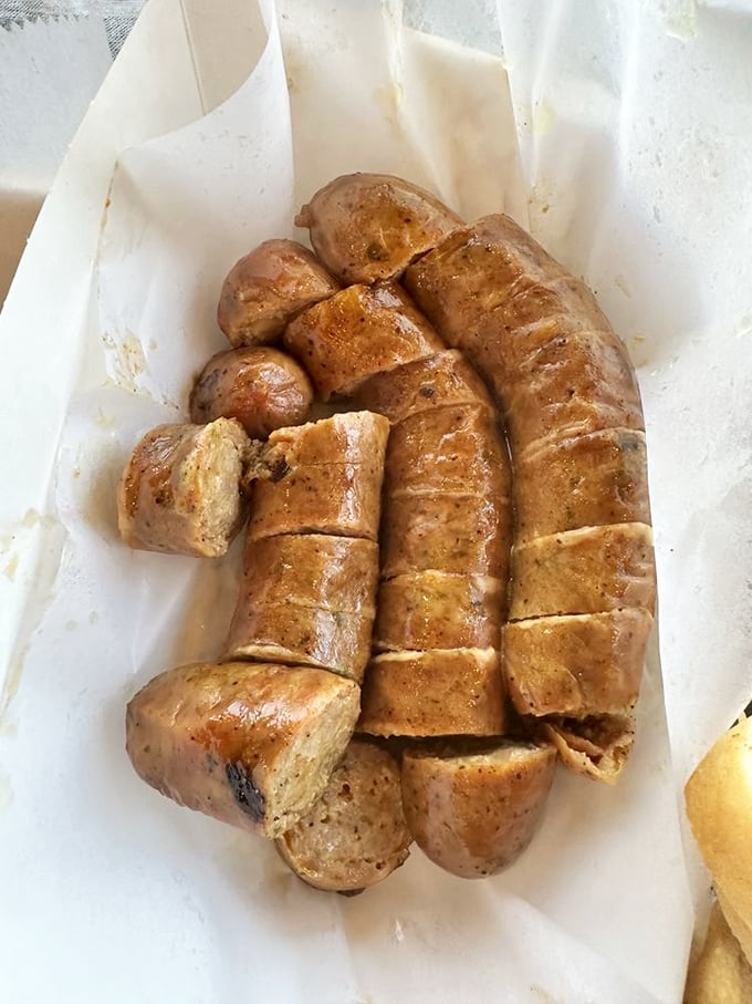 Sausage with the perfect snap – each bite releasing a juicy treasure of meat and spices that would make any Texan nod approvingly.