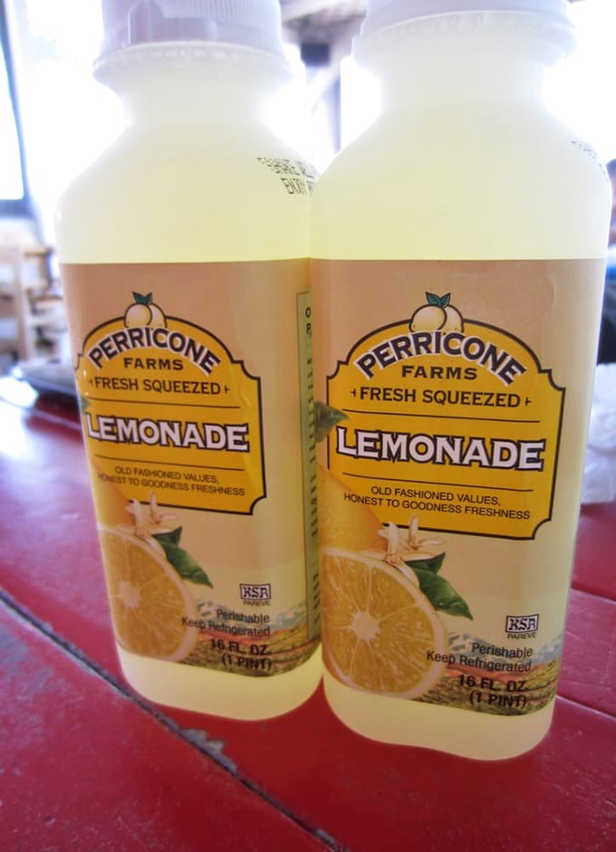 Nothing complements seafood like Perricone's fresh-squeezed lemonade—tart, sweet, and refreshing enough to make the Pacific jealous.