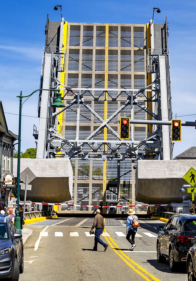 The Bascule Bridge isn't just infrastructure—it's performance art, rising majestically to let boats pass while pedestrians pause their day to watch.