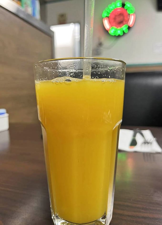 Fresh-squeezed sunshine in a glass—the kind of OJ that makes you forget the frozen stuff exists.