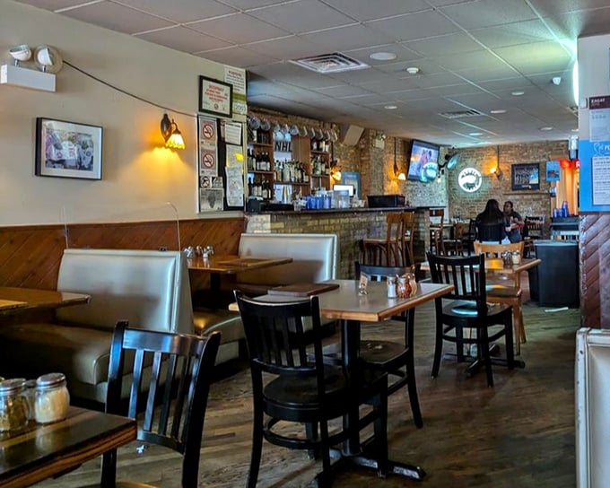 The dining room has that perfect neighborhood joint vibe – unpretentious, comfortable, and focused on what matters: getting pizza from kitchen to mouth efficiently.
