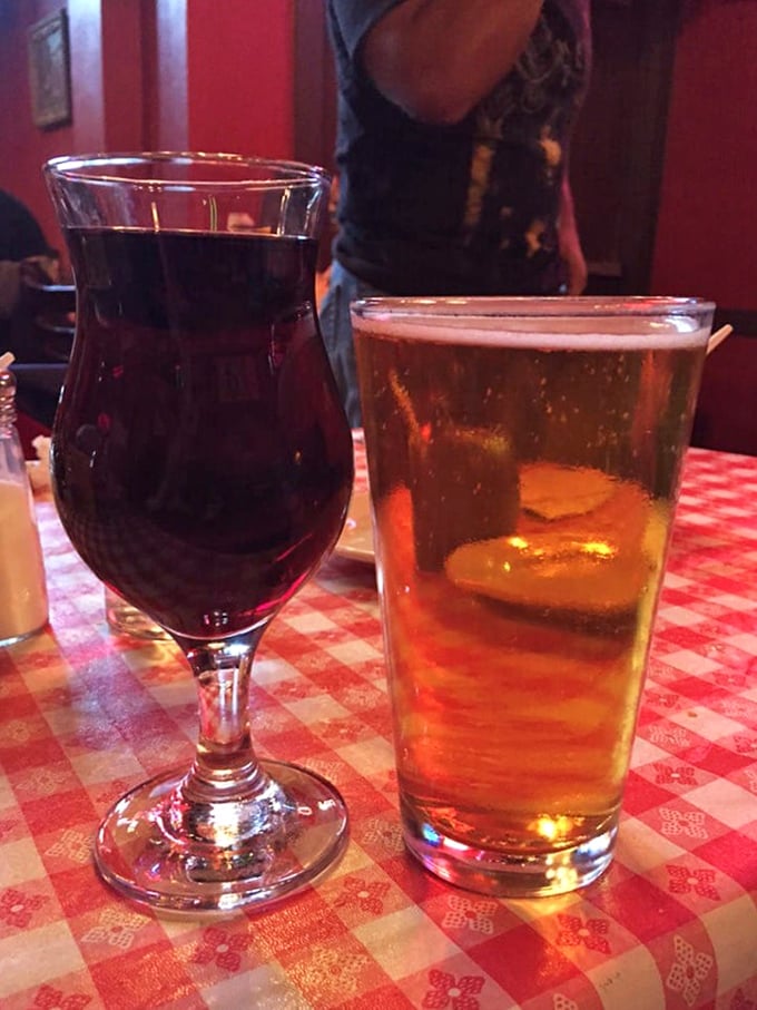 At Tommy's bar, drinks aren't craft cocktail experiences—they're reliable companions to your meal, served without pretense or a 10-minute explanation of their origin story.
