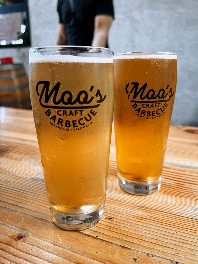 Cold beer in branded glasses – because nothing complements hours of slow-smoking like minutes of slow-sipping.