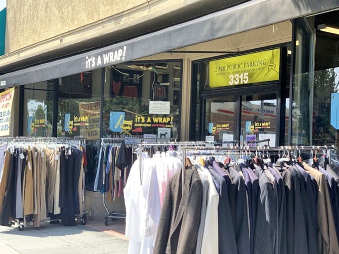 Sidewalk sales where Hollywood literally spills onto Magnolia Boulevard – democracy never looked so stylish.