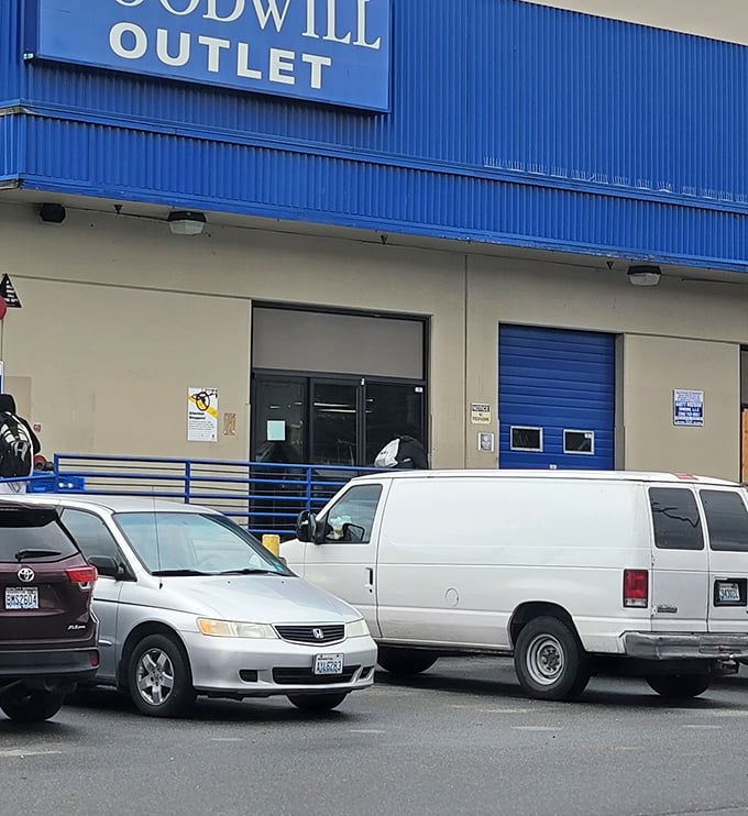 The parking lot tells the story—vans and practical vehicles ready to haul away the day's discoveries. Treasure hunters come prepared for substantial bounty.