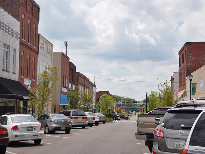 Dickson's downtown streets invite the kind of leisurely strolling that makes retirement feel perfect.