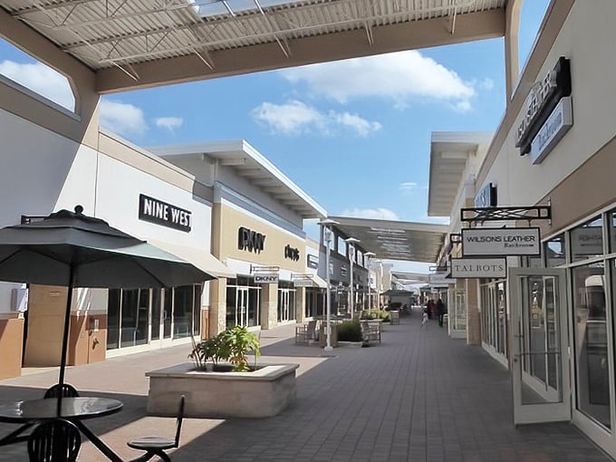 Those shaded walkways create the perfect shopping climate where you can browse comfortably regardless of Texas weather tantrums.