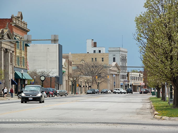 Lorain's streets offer more than just curb appeal—they're minutes away from some seriously affordable dining options.