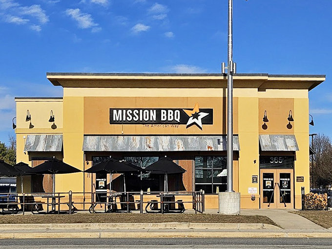 Clean, contemporary design meets traditional barbecue values in this family-friendly Dover destination.