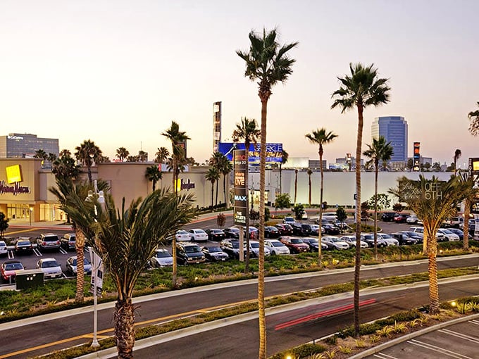 Del Taco keeping hungry shoppers fueled – because you can't conquer 120 stores on an empty stomach.