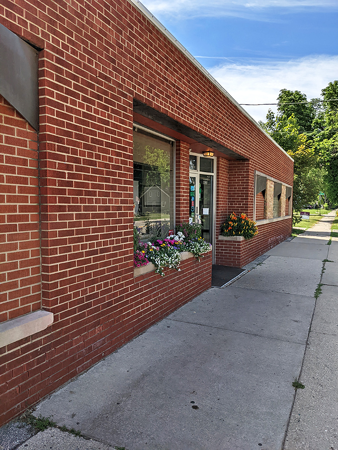 Flower boxes and brick walls create the perfect setting for Wisconsin's tavern-style pizza.