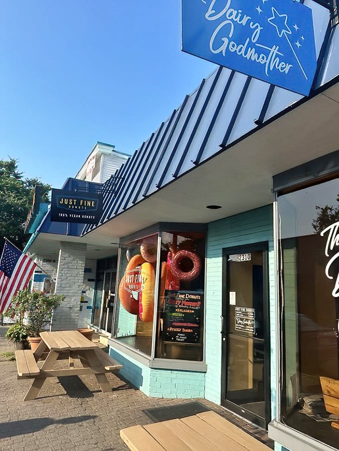 That giant donut in the window isn't subtle, but great donuts don't need to be. 