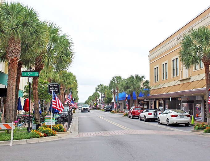Downtown Leesburg serves up Florida charm like your favorite diner serves comfort food – generous portions, reasonable prices.