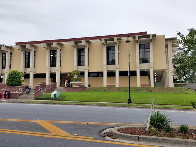 Government buildings rarely look this good! Marianna's architecture reminds us that Florida's history runs deeper than its beaches.