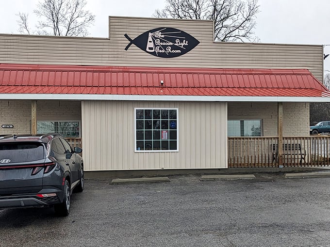 This unassuming roadside spot has probably witnessed more food-induced happiness than a state fair. The simple exterior hides culinary magic within!