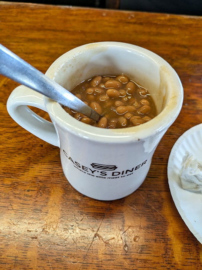 Beans in a mug—the ultimate New England power move. Hearty, humble, and historically significant, like edible Massachusetts in a cup.
