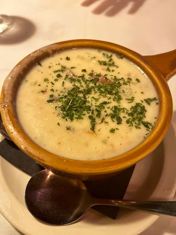 Clam chowder that doesn't hide behind fancy garnishes—just honest-to-goodness creamy goodness that would make a New Englander nod in approval.