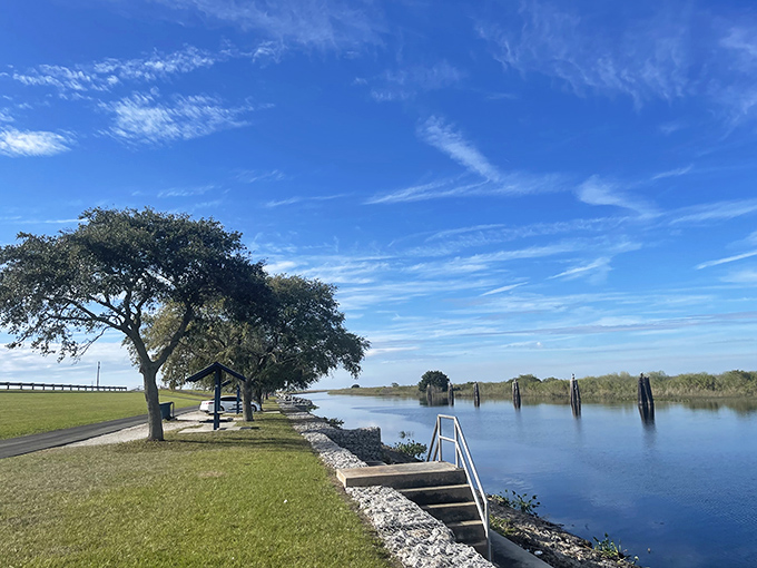 Lake Okeechobee's shoreline offers a front-row seat to nature's daily performance – no tickets required, just bring your appreciation for unscripted beauty. 