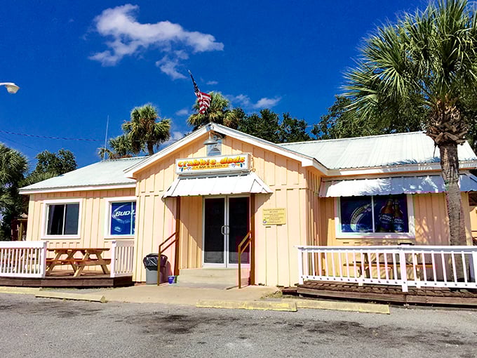 Crabbie Dad's sunny facade offers seafood treasures in a building that's as cheerful as the catch is fresh.